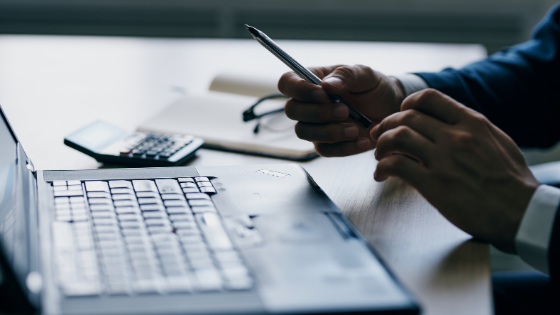 Private and Public Procurement Differences | The Procurement School